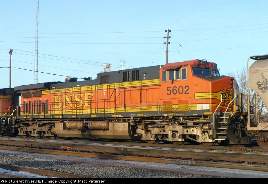 BNSF 5602